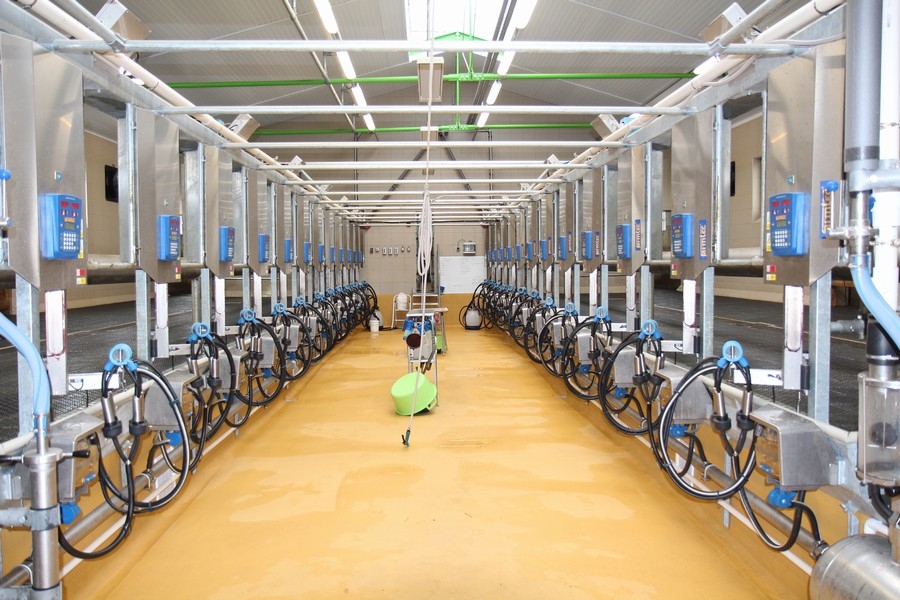 Reference - Parlours - Farmtec a.s.